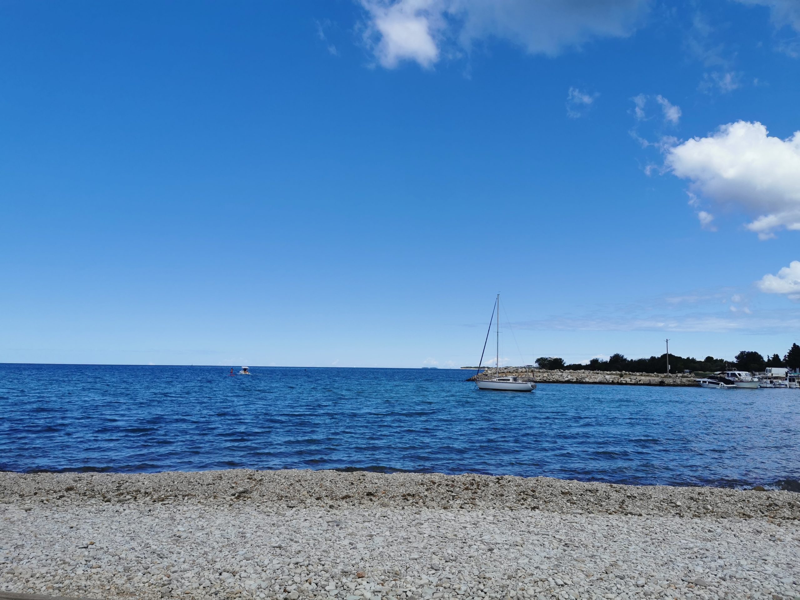 Pasja plaža Peroj (Portić) - HikePaws